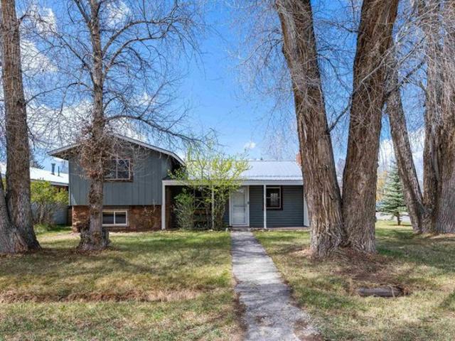 421 N 14th St, Gunnison, CO 81230