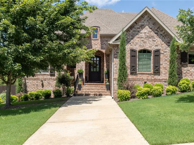 421 N Limestone Drive