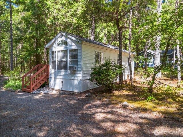 421 N MT Jupiter Dr, Hoodsport, WA 98548