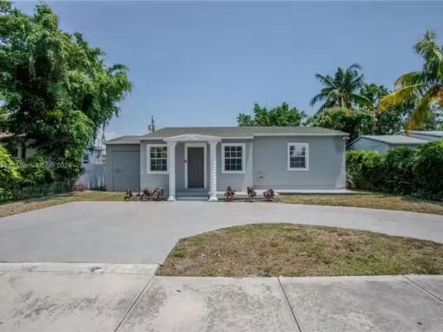 421 NW 106TH ST, MIAMI, FL 33150 Single Family Residence For S.