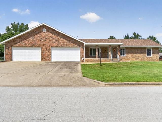 421 S Troy Ave, Springfield, MO 65802