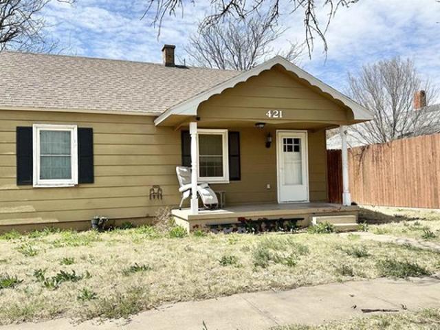 421 S Elm St, Mooreland, OK 73852