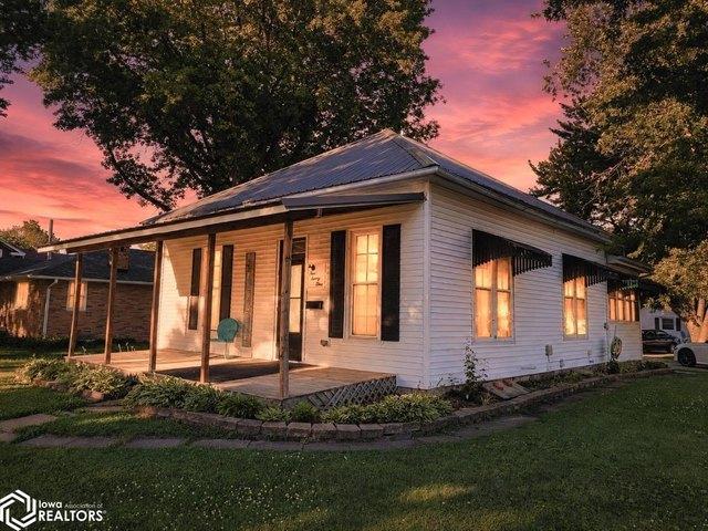 421 S Jefferson St, Sigourney, IA 52591