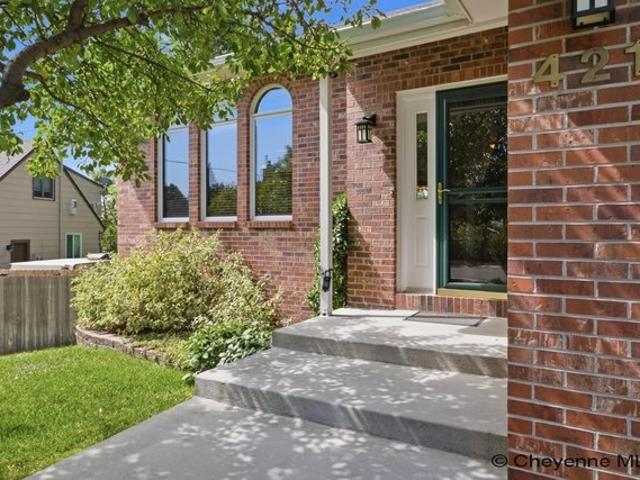421 Sioux Dr, Cheyenne, WY 82009