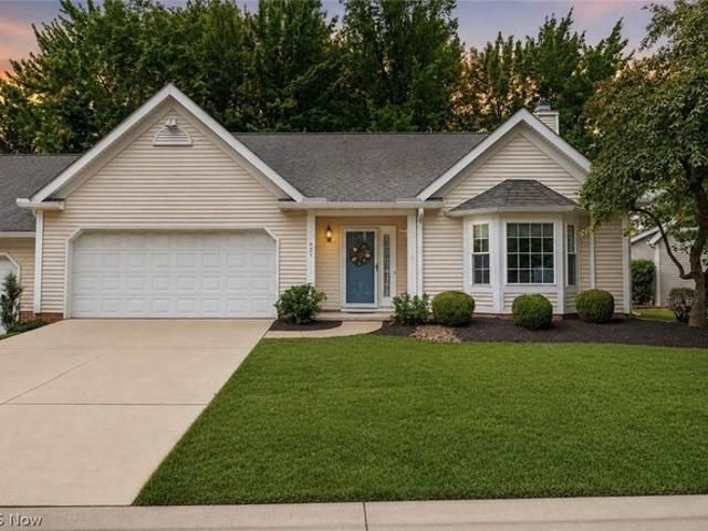 421 Pebblebrook Dr, Willoughby Hills, OH 44094