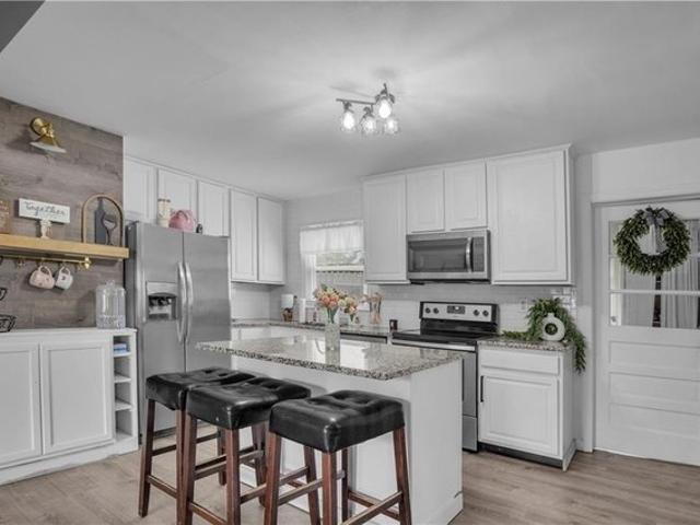 421 Plummer Dr, Chesapeake, VA 23323