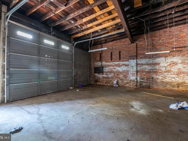 421 R Woodward Street