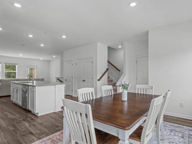 421 Rowe Way