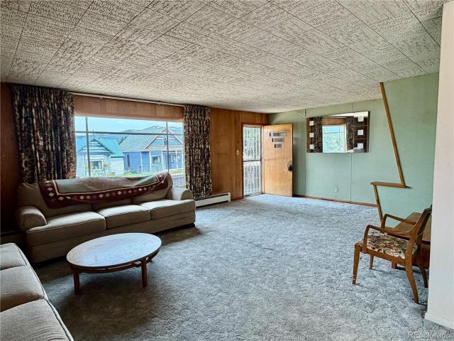 421 W 8th Street