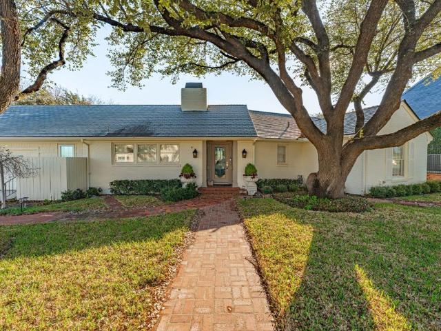 421 W Hazelwood Drive