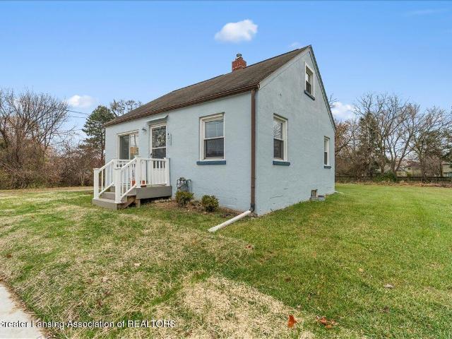 421 W Lake Lansing Road