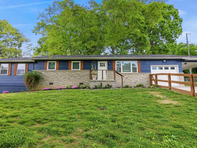 421 Watauga Dr, Knoxville, TN 37918 | MLS #1337 | Compass