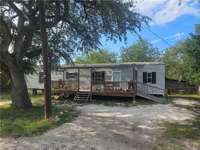 421 Walton St, Pettus, TX 78146 | MLS #465022
