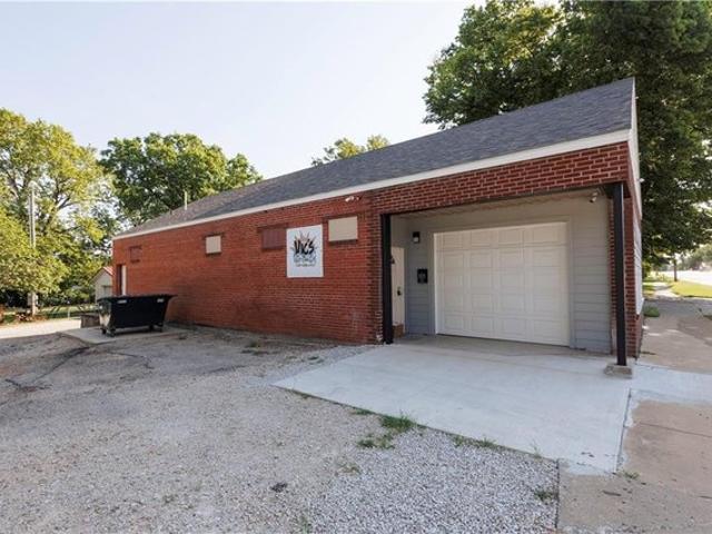 421 Washington St, Fredonia, KS 66736