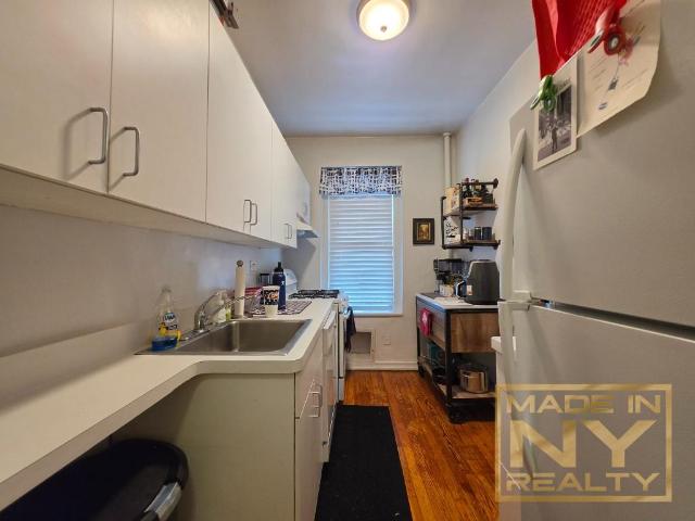 421 West 24th Street, New York, NY
