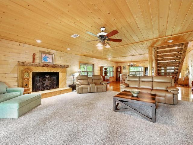421 Thurman Rd