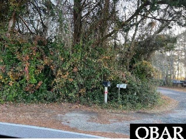 421R E Daniels Rd, Wanchese, NC 27981