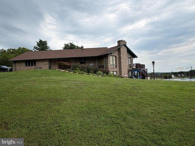 42243 Sugarloaf View Ln, Leesburg, VA 20176