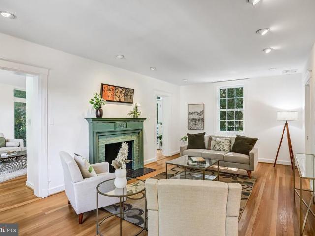 4224 Oakridge Lane