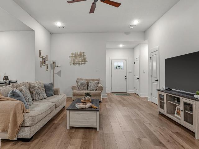 4224 Lynx Lane