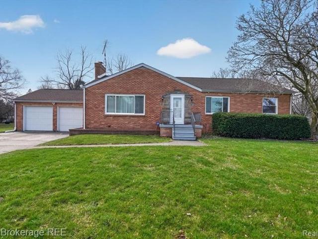 4224 Potter Rd, Burton, MI 48509