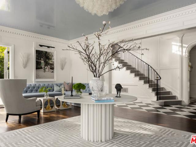 4225 Mariposa Drive