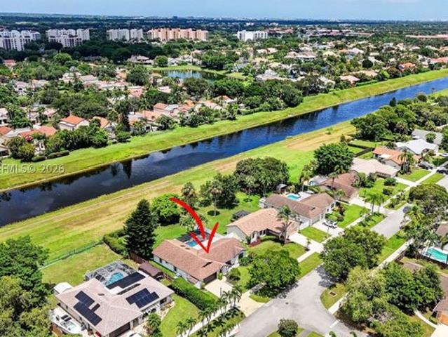4225 NW 7th Pl, Deerfield Beach, FL 33442