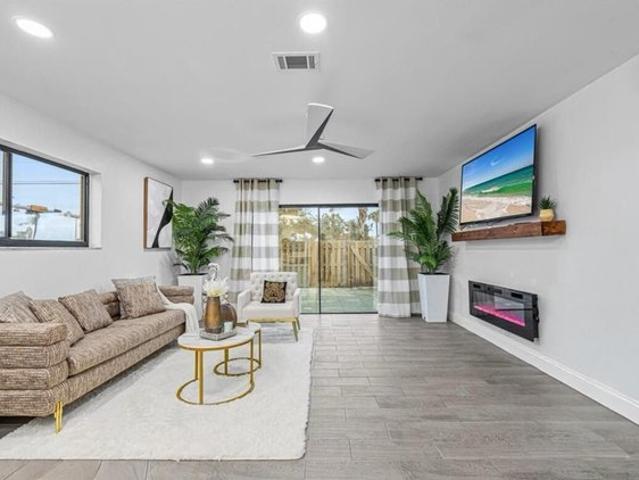 4225 N Highway A1a Apt 17, Fort Pierce, FL 34949