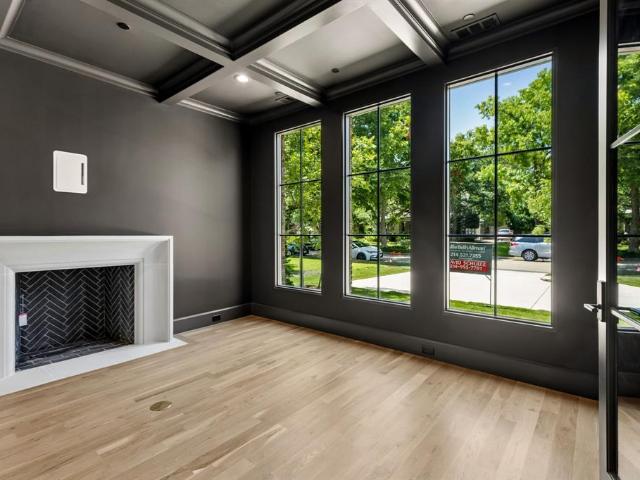 4225 Amherst