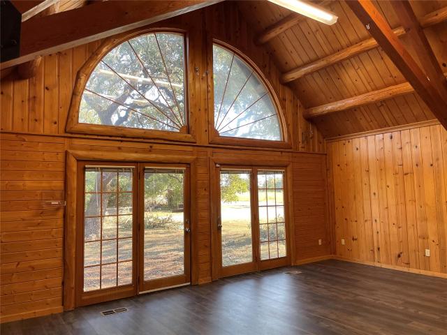 4225 E Highway 290