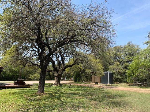 4225 E Highway 290