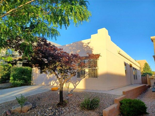 4225 Entrada Sonata, Santa Fe, NM 87507