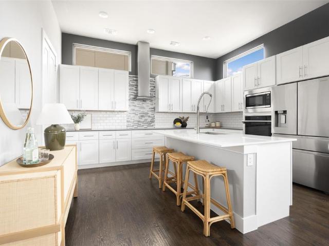 4226 Roseland Avenue # 201