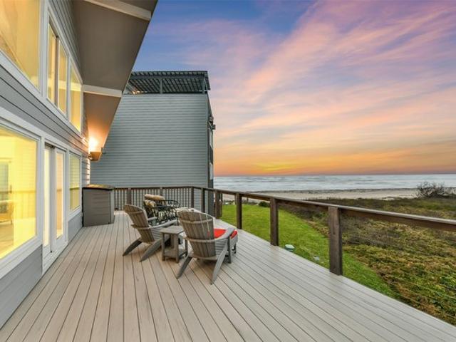 4227 Maison Rouge Ct, Galveston, TX 77554