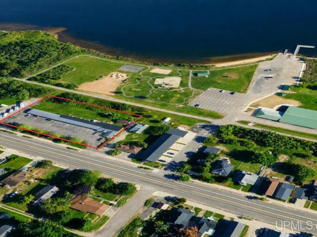 42280 Willson Memorial Drive # US Highway 41 US 41