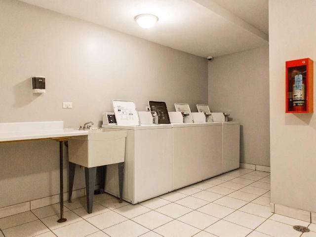 4228 N. Kenmore Avenue Studio Apartment for Rent at 4228 N Kenmore Ave, Chicago, IL 60613 Uptown
