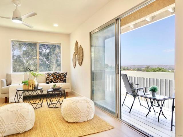 4228 Vista Del Rio Way 1