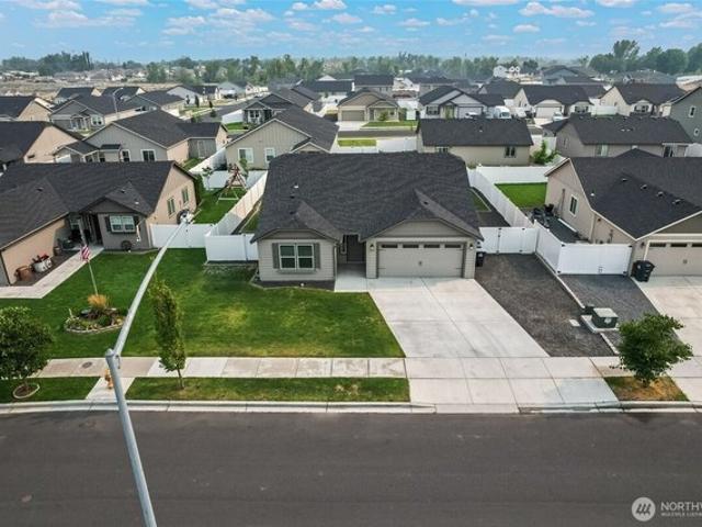 4229 Cove West Dr, Moses Lake, WA 98837