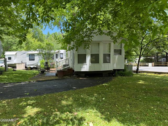 4229 E Parkway #10