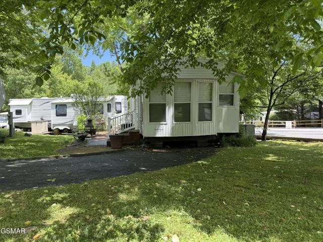 4229 E Parkway #10