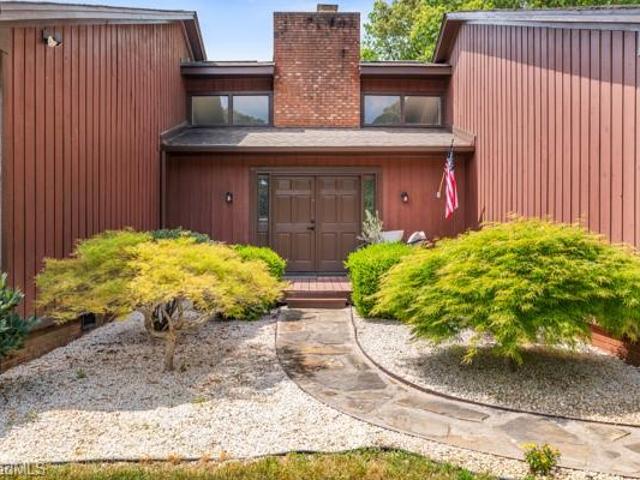4220 Mae Len Drive