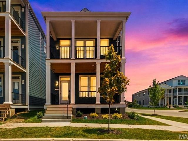 4220 Marais Temps Clair Dr, Saint Charles, MO 63301