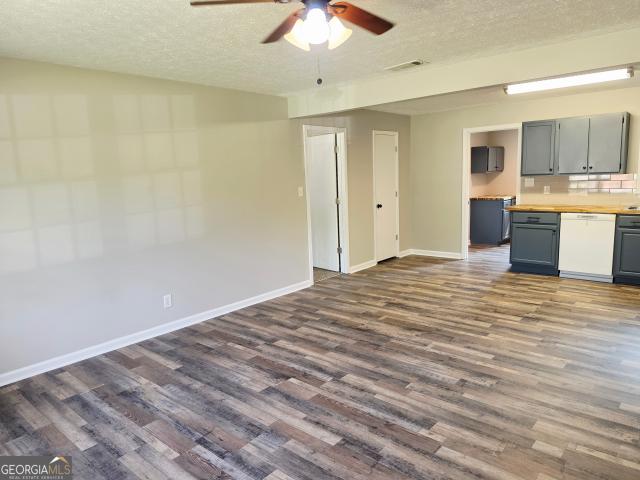 4220 Mark Place