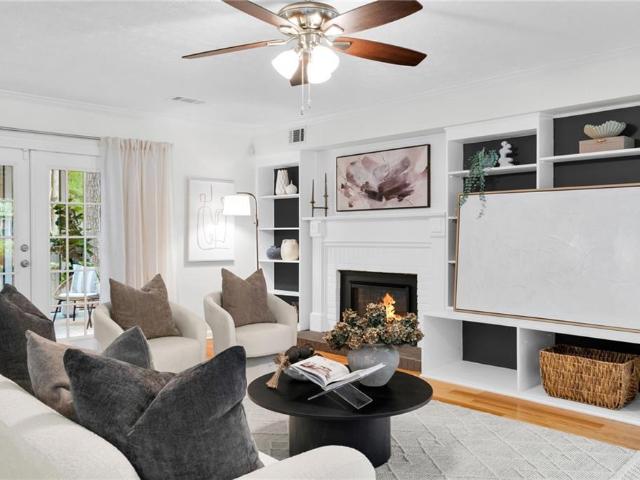 4220 Mary Walk