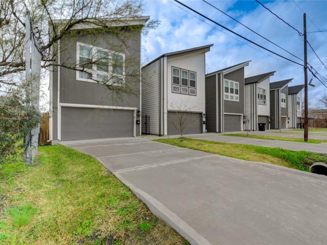 4220 McKinley St, Houston, TX 77051 | MLS #26453
