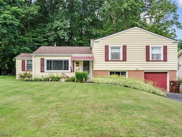 4220 Mill Trace Rd, Youngstown, OH 44511