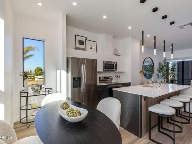 4220 N 32nd St Unit 8, Phoenix, AZ 85018