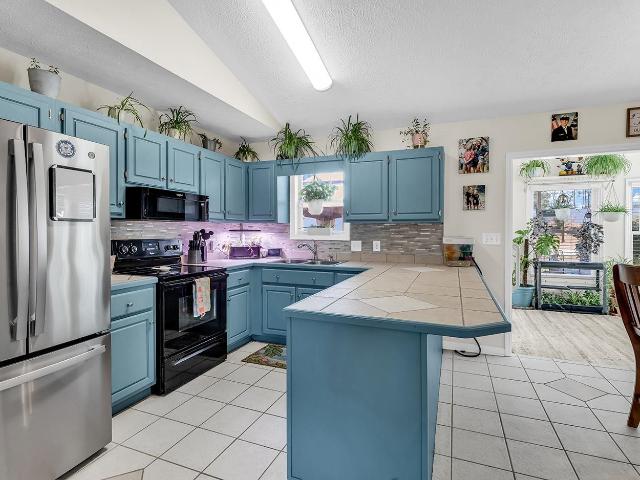 4220 Bradford Circle