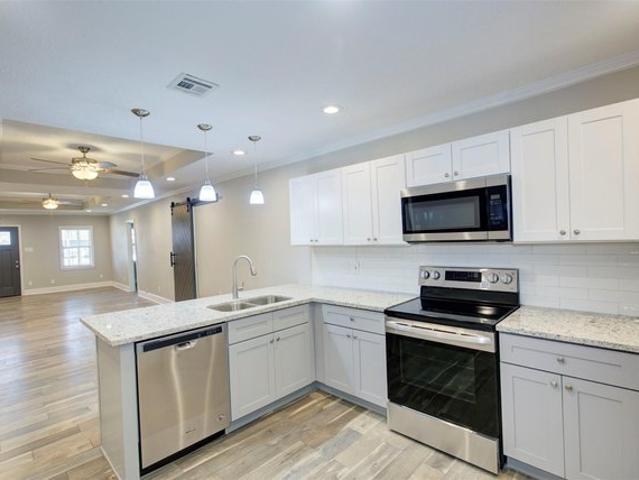 4220 Delhi St, Houston, TX 77022