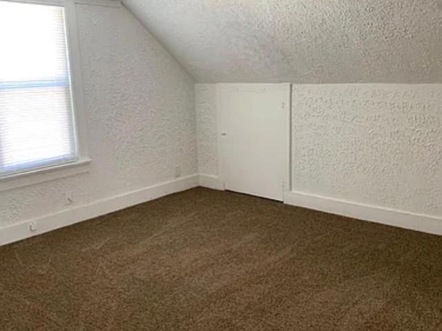 4220 Grand Ave